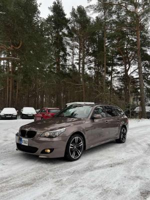 Brūns BMW 535 2005 Tallina, ar dzinēja tilpumu 3.00 L un nobraukumu 390 tūkst. km par 14000 €, foto 18 vietnē AUTOMOTO.COM.LV