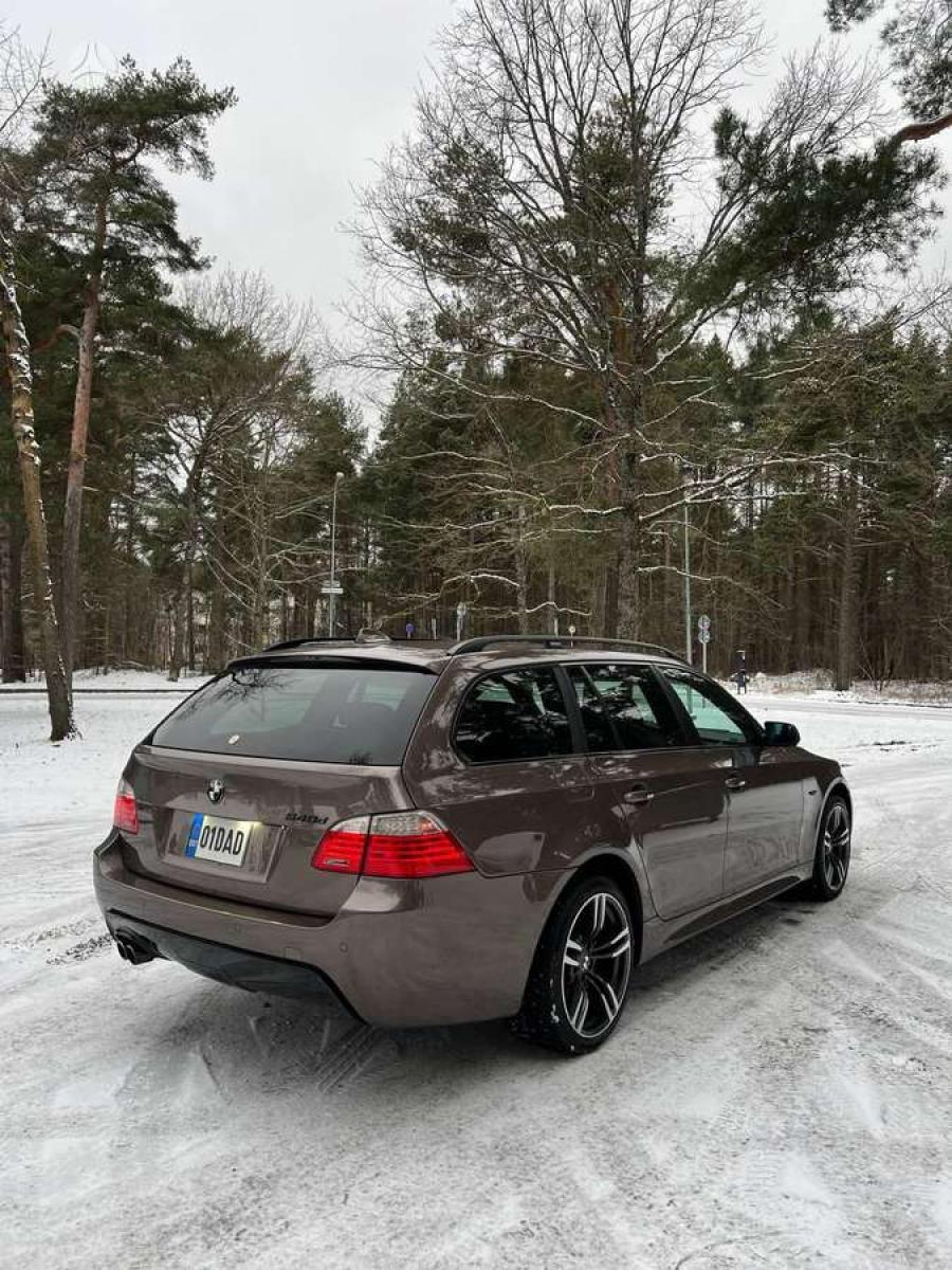 Brūns BMW 535 2005 Tallina, ar dzinēja tilpumu 3.00 L un nobraukumu 390 tūkst. km par 14000 €, foto 21 vietnē AUTOMOTO.COM.LV