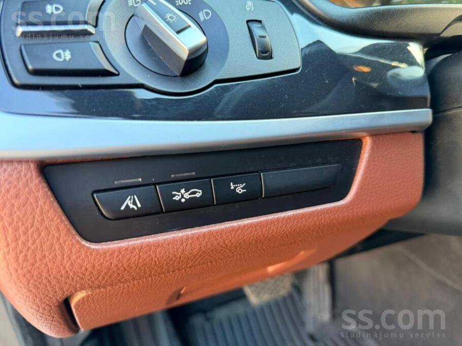 Brown BMW 535 2012 in Riga, with an engine capacity of 3.00 L and mileage of 311 thousand km for 9995 €, photo 10 on AUTOMOTO.COM.LV