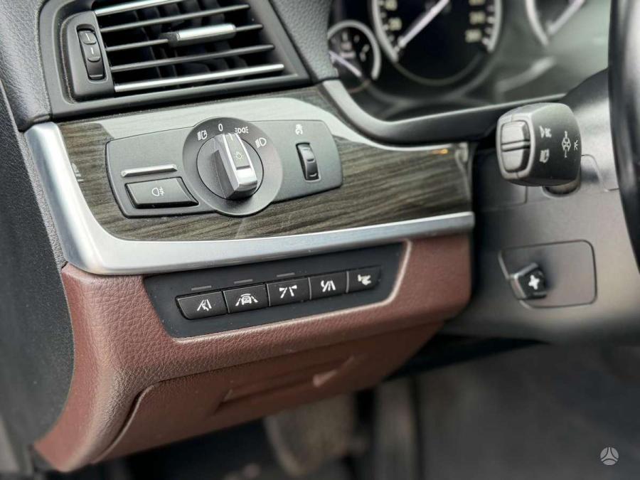 Brown BMW 535 2014 in Raseiniai, with an engine capacity of 3.00 L and mileage of 197 thousand km for 12000 €, photo 20 on AUTOMOTO.COM.LV