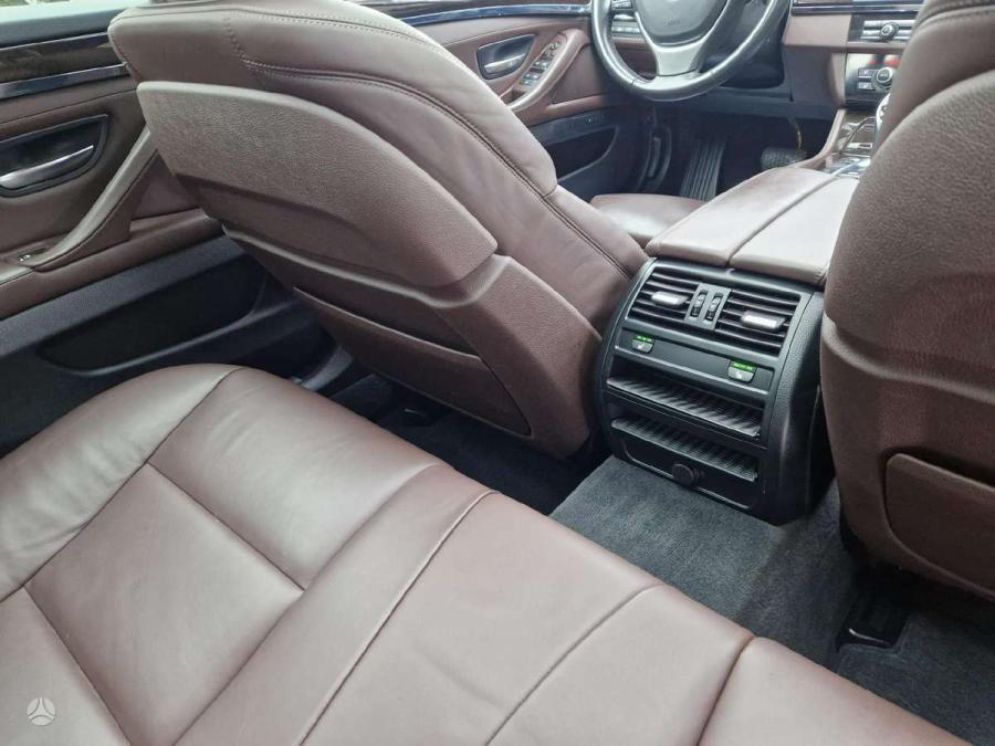 Brown BMW 535 2015 in Prienai, with an engine capacity of 3.00 L and mileage of 295 thousand km for 11999 €, photo 16 on AUTOMOTO.COM.LV