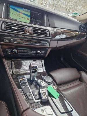 Brown BMW 535 2015 in Prienai, with an engine capacity of 3.00 L and mileage of 295 thousand km for 11999 €, photo 19 on AUTOMOTO.COM.LV
