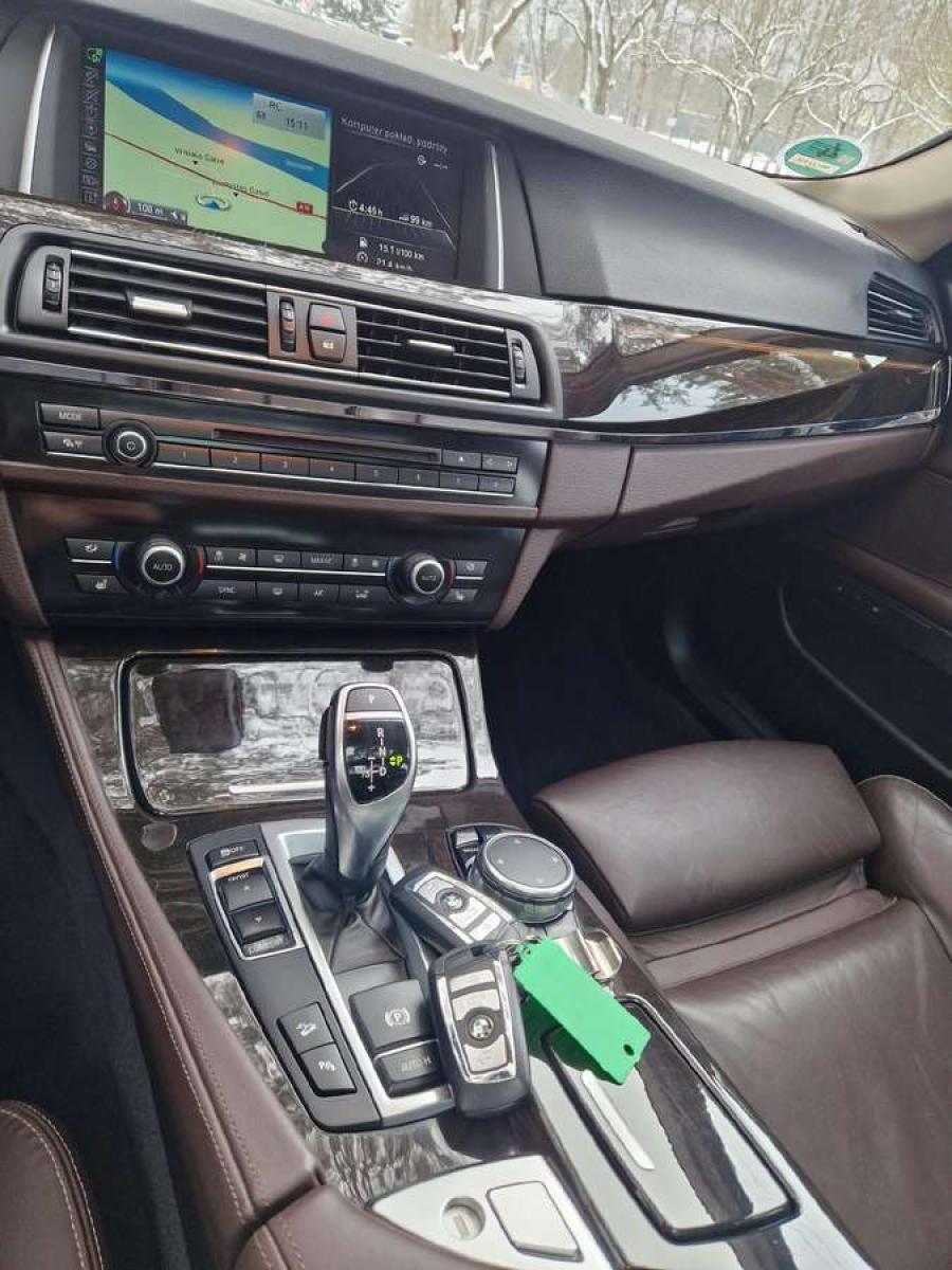 Brown BMW 535 2015 in Prienai, with an engine capacity of 3.00 L and mileage of 295 thousand km for 11999 €, photo 19 on AUTOMOTO.COM.LV