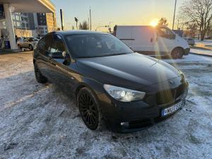 Melns BMW 535 Gran Turismo 2010 Kauņa, ar dzinēja tilpumu 3.00 L un nobraukumu 339 tūkst. km par 10999 €, foto  vietnē AUTOMOTO.COM.LV