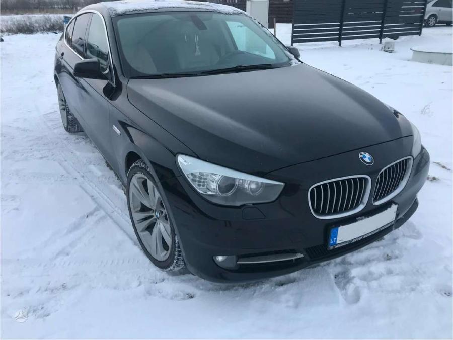 Melns BMW 535 Gran Turismo 2010 Kauņa, ar dzinēja tilpumu 2.99 L un nobraukumu 311 tūkst. km par 16800 €, foto 1 vietnē AUTOMOTO.COM.LV