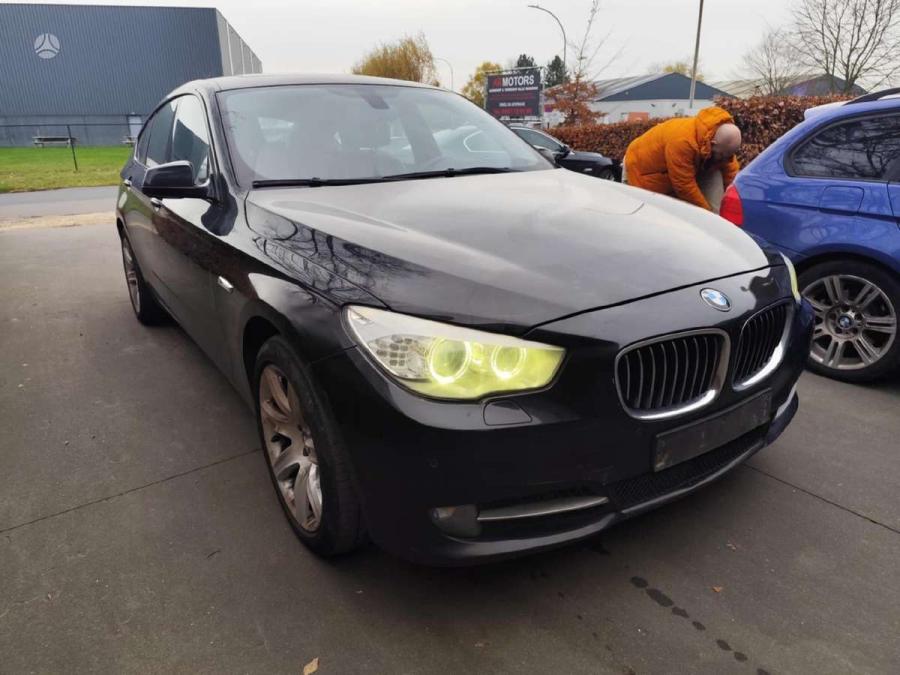 Melns BMW 535 Gran Turismo 2010 Kauņa, ar dzinēja tilpumu 2.99 L un nobraukumu 300 tūkst. km par 14850 €, foto 1 vietnē AUTOMOTO.COM.LV
