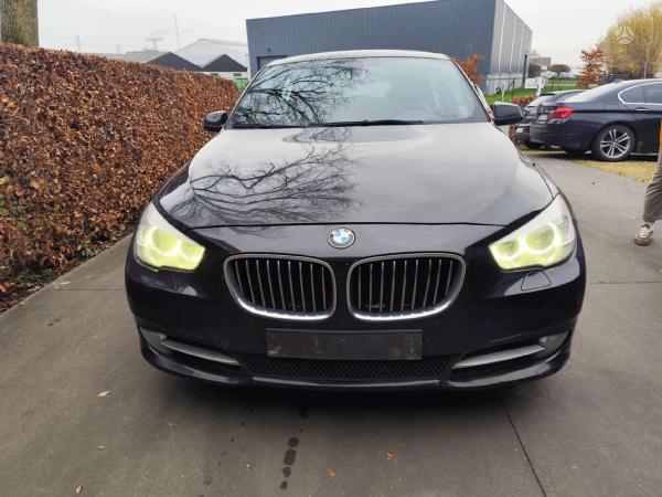 Black BMW 535 Gran Turismo 2010 in Kaunas, with an engine capacity of 2.99 L and mileage of 300 thousand km for 14850 €, photo 2 on AUTOMOTO.COM.LV