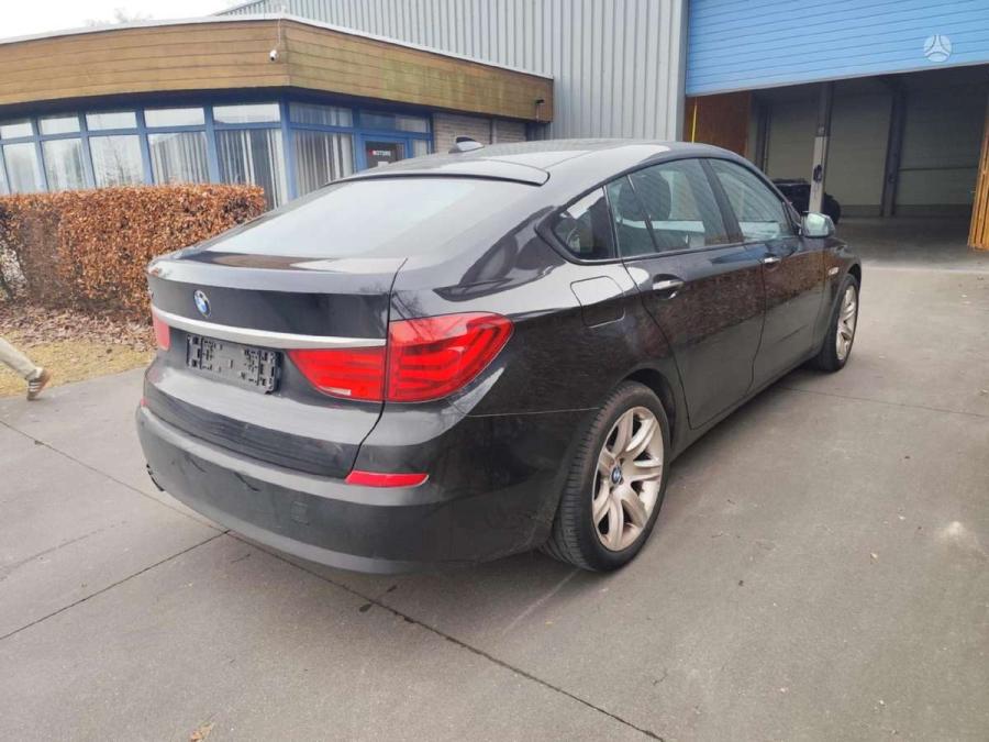 Melns BMW 535 Gran Turismo 2010 Kauņa, ar dzinēja tilpumu 2.99 L un nobraukumu 300 tūkst. km par 14850 €, foto 6 vietnē AUTOMOTO.COM.LV