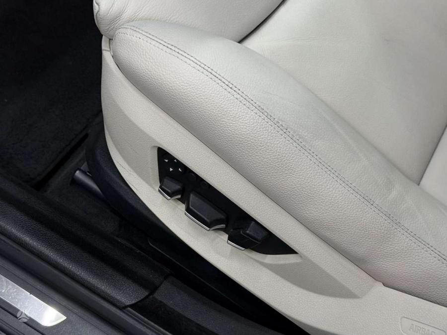 Black BMW 535 Gran Turismo 2010 in Marijampole, with an engine capacity of 2.99 L and mileage of 339 thousand km for 9999 €, photo 26 on AUTOMOTO.COM.LV