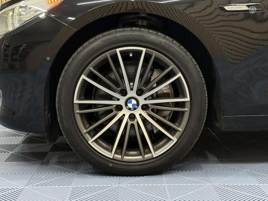 Black BMW 535 Gran Turismo 2010 in Marijampole, with an engine capacity of 2.99 L and mileage of 339 thousand km for 9999 €, photo 42 on AUTOMOTO.COM.LV