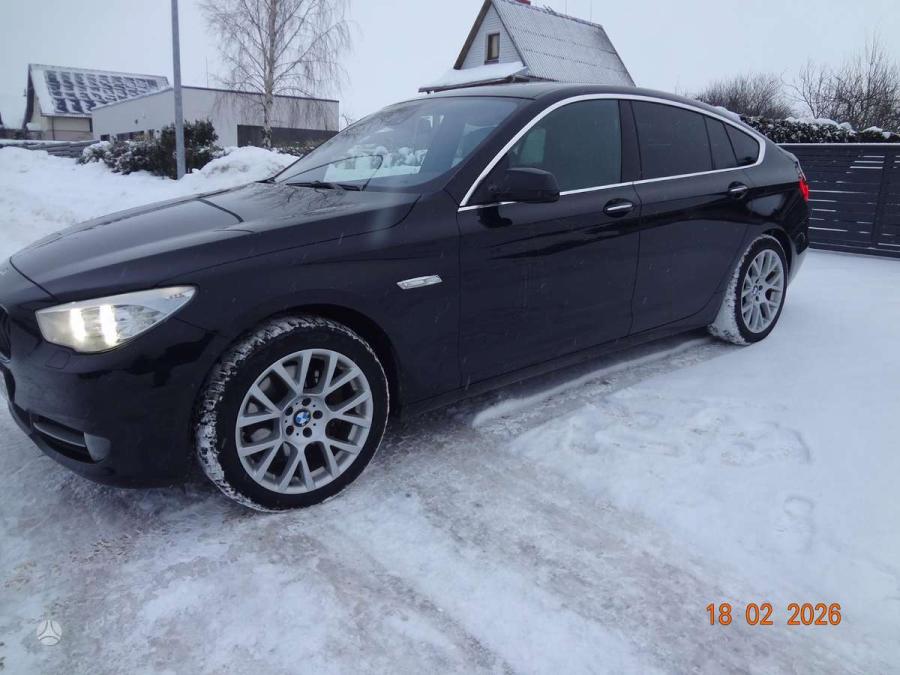Melns BMW 535 Gran Turismo 2011 Klaipėda, ar dzinēja tilpumu 2.99 L un nobraukumu 302 tūkst. km par 11000 €, foto 1 vietnē AUTOMOTO.COM.LV