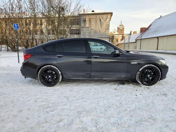 Melns BMW 535 Gran Turismo 2012 Kauņa, ar dzinēja tilpumu 3.50 L un nobraukumu 300 tūkst. km par 11000 €, foto 4 vietnē AUTOMOTO.COM.LV