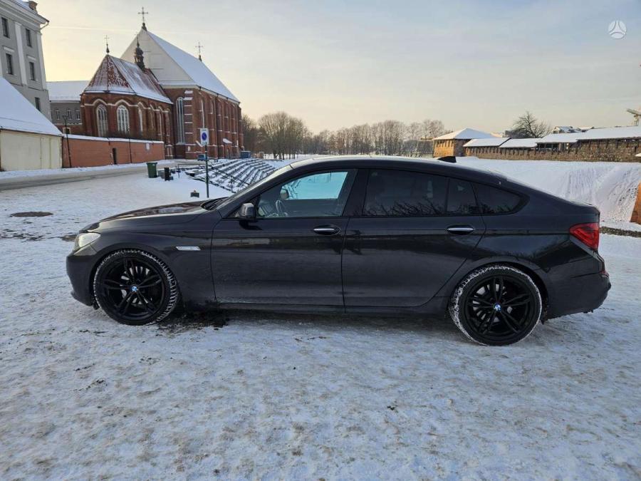Black BMW 535 Gran Turismo 2012 in Kaunas, with an engine capacity of 3.50 L and mileage of 300 thousand km for 11000 €, photo 6 on AUTOMOTO.COM.LV