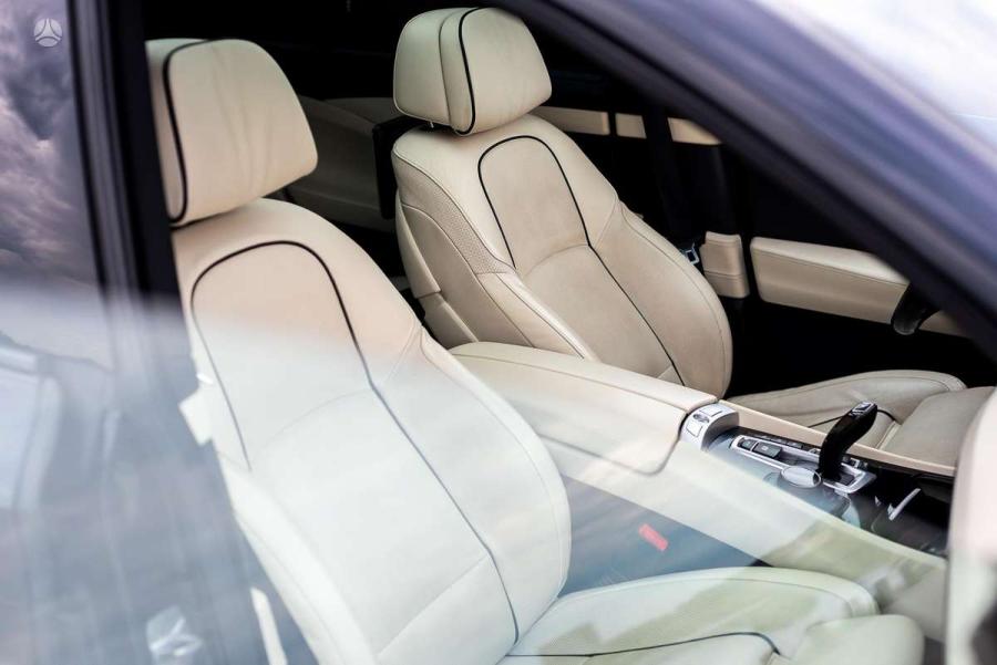 Black BMW 535 Gran Turismo 2013 in Kaunas, with an engine capacity of 2.99 L and mileage of 212 thousand km for 18500 €, photo 15 on AUTOMOTO.COM.LV