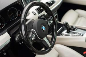 Black BMW 535 Gran Turismo 2013 in Kaunas, with an engine capacity of 2.99 L and mileage of 212 thousand km for 18500 €, photo 22 on AUTOMOTO.COM.LV
