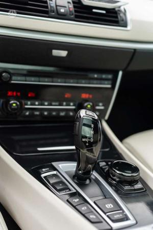 Black BMW 535 Gran Turismo 2013 in Kaunas, with an engine capacity of 2.99 L and mileage of 212 thousand km for 18500 €, photo 29 on AUTOMOTO.COM.LV