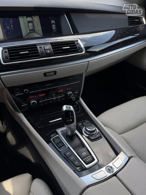 Melns BMW 535 Gran Turismo 2013 Viļņa, ar dzinēja tilpumu 2.90 L un nobraukumu 237 tūkst. km par 10000 €, foto 23 vietnē AUTOMOTO.COM.LV