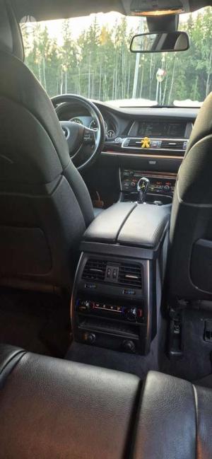 Melns BMW 535 Gran Turismo 2013 Viļņa, ar dzinēja tilpumu 3.00 L un nobraukumu 194 tūkst. km par 12950 €, foto 15 vietnē AUTOMOTO.COM.LV