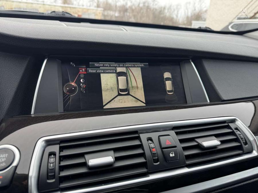 Black BMW 535 Gran Turismo 2015 in Panevezys, with an engine capacity of 2.98 L and mileage of 235 thousand km for 12500 €, photo 8 on AUTOMOTO.COM.LV