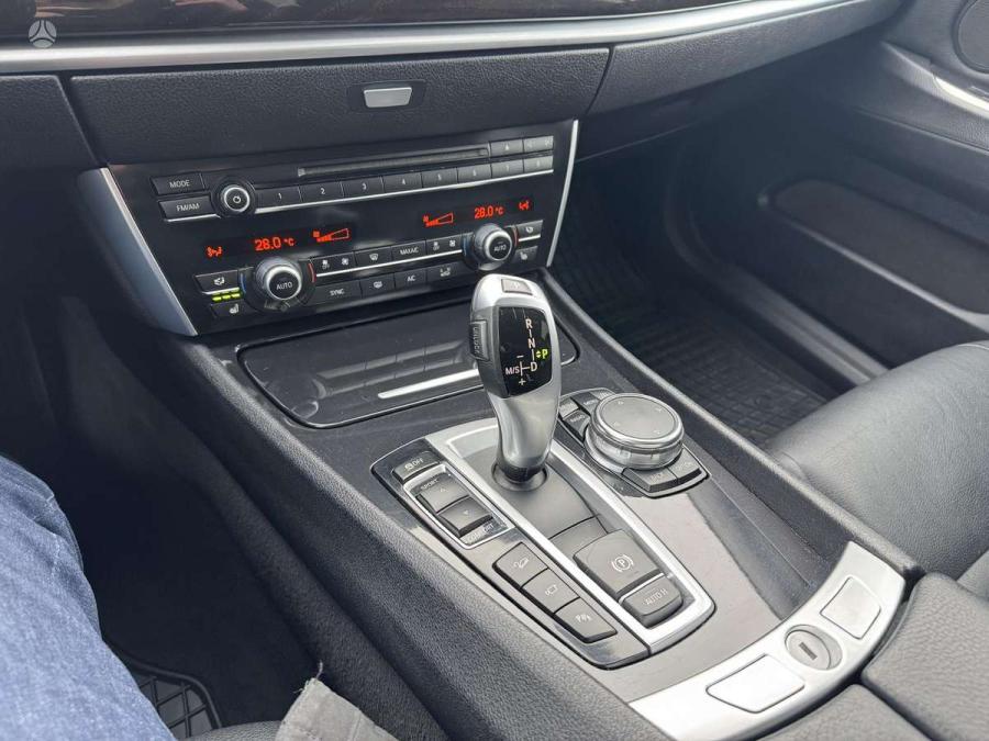 Black BMW 535 Gran Turismo 2015 in Panevezys, with an engine capacity of 2.98 L and mileage of 235 thousand km for 12500 €, photo 9 on AUTOMOTO.COM.LV