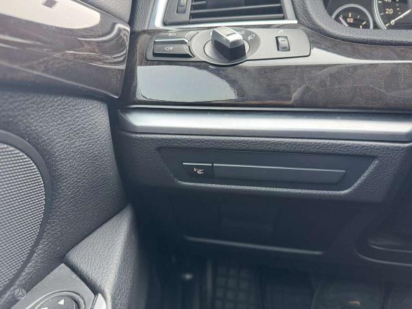 Black BMW 535 Gran Turismo 2015 in Panevezys, with an engine capacity of 2.98 L and mileage of 235 thousand km for 12500 €, photo 11 on AUTOMOTO.COM.LV