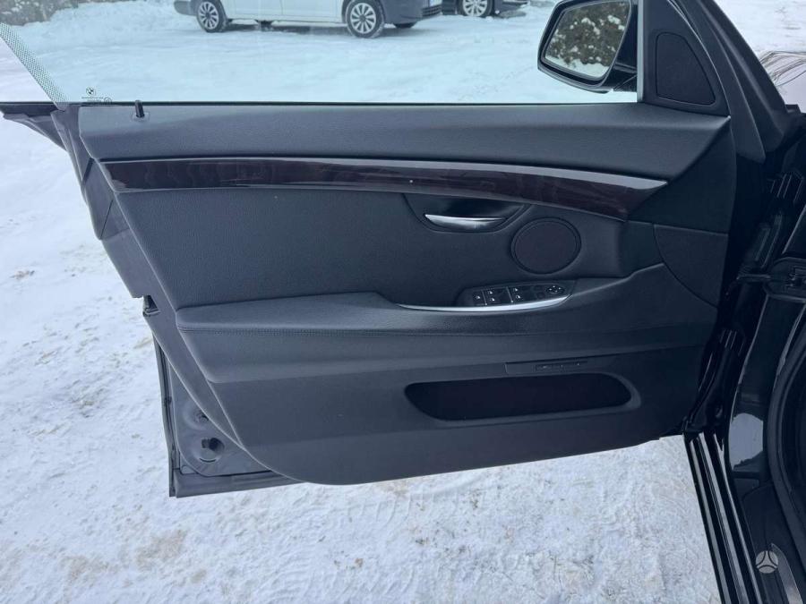 Black BMW 535 Gran Turismo 2015 in Panevezys, with an engine capacity of 2.98 L and mileage of 235 thousand km for 12500 €, photo 13 on AUTOMOTO.COM.LV