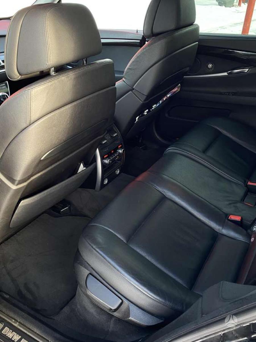 Black BMW 535 Gran Turismo 2011 in Klaipeda, with an engine capacity of 2.98 L and mileage of 240 thousand km for 8200 €, photo 18 on AUTOMOTO.COM.LV