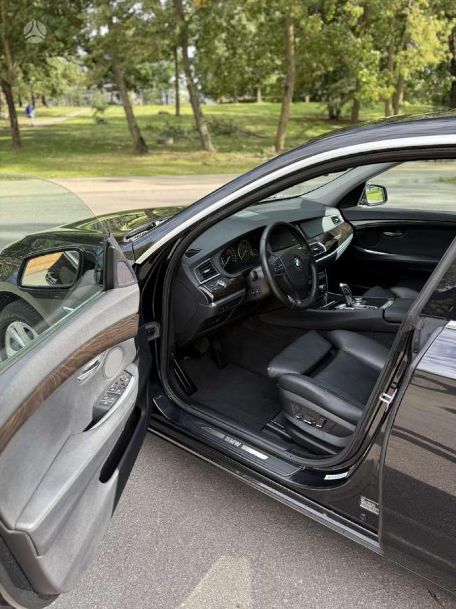 Black BMW 535 Gran Turismo 2013 in Marijampole, with an engine capacity of 3.50 L and mileage of 314 thousand km for 9000 €, photo 17 on AUTOMOTO.COM.LV