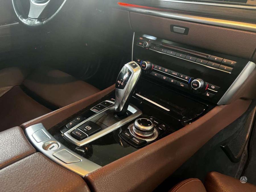 Blue BMW 535 Gran Turismo 2013 in Jurmala, with an engine capacity of 2.99 L and mileage of 274 thousand km for 13450 €, photo 10 on AUTOMOTO.COM.LV
