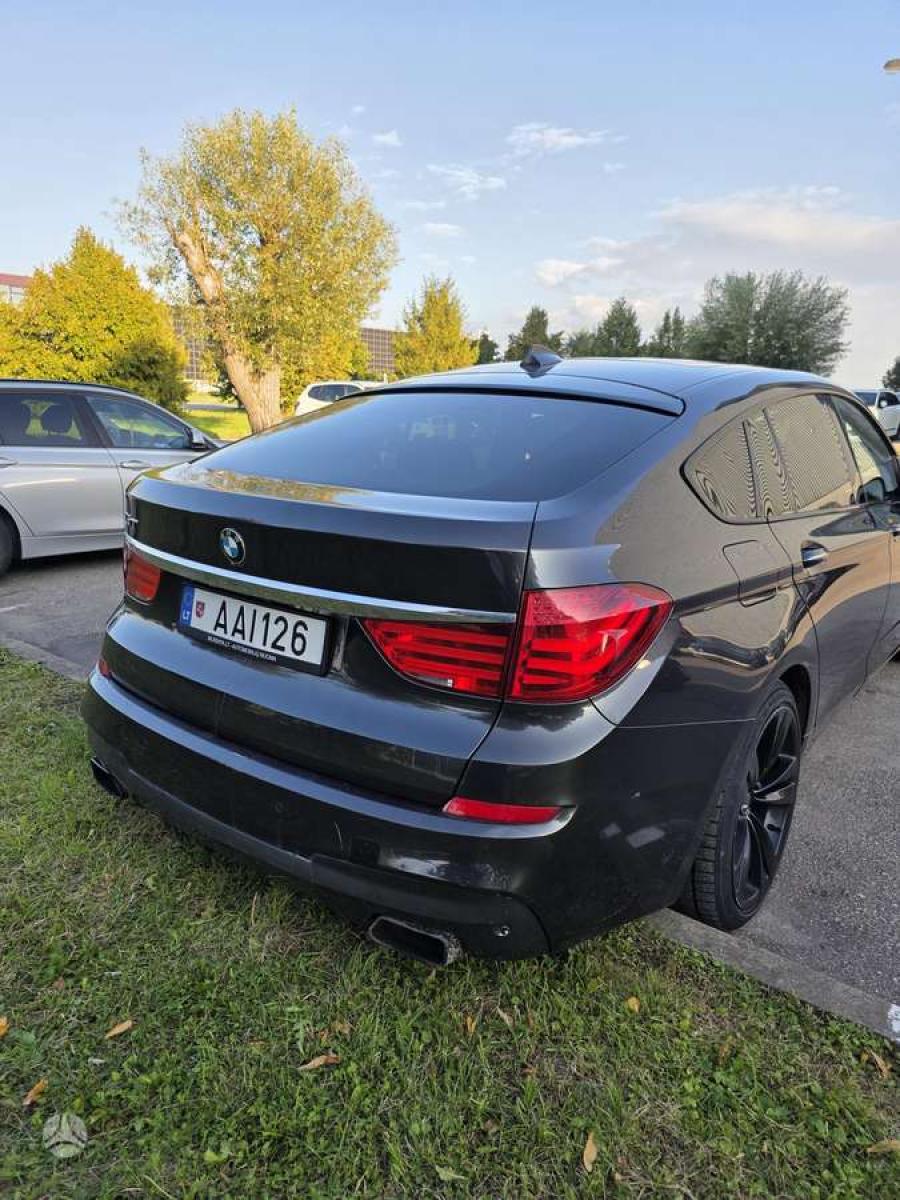 Pelēks BMW 535 Gran Turismo 2010 Klaipėda, ar dzinēja tilpumu 2.99 L un nobraukumu 280 tūkst. km par 10300 €, foto 10 vietnē AUTOMOTO.COM.LV