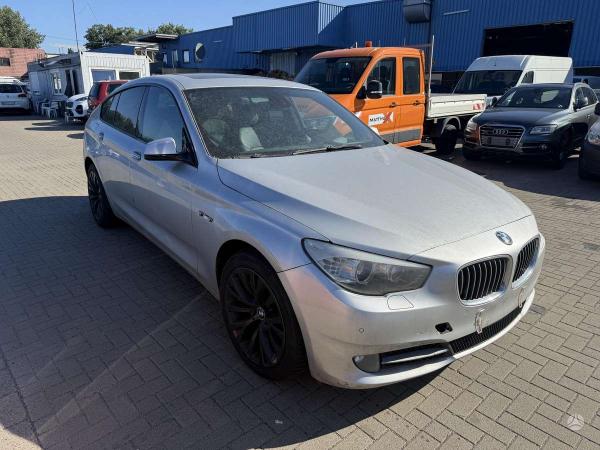 Pelēks BMW 535 Gran Turismo 2011 Marijampole, ar dzinēja tilpumu 2.99 L un nobraukumu 316 tūkst. km par 3999 €, foto 10 vietnē AUTOMOTO.COM.LV