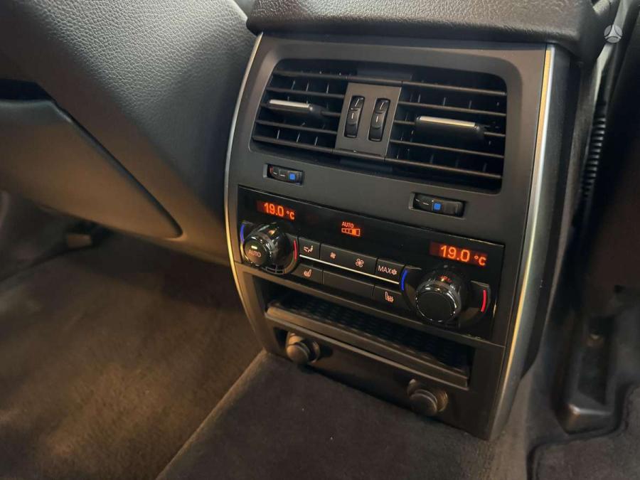 Grey BMW 535 Gran Turismo 2012 in Kaunas, with an engine capacity of 2.99 L and mileage of 300 thousand km for 10500 €, photo 12 on AUTOMOTO.COM.LV