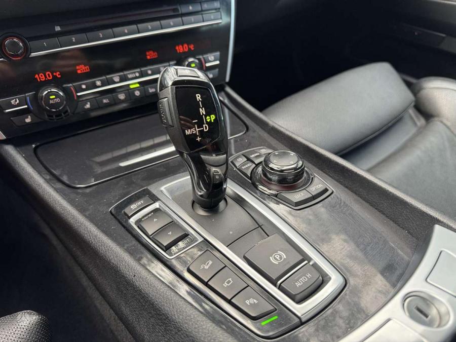 Grey BMW 535 Gran Turismo 2012 in Kaunas, with an engine capacity of 2.99 L and mileage of 300 thousand km for 10500 €, photo 18 on AUTOMOTO.COM.LV