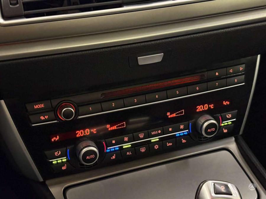 Grey BMW 535 Gran Turismo 2012 in Marijampole, with an engine capacity of 2.99 L and mileage of 181 thousand km for 12999 €, photo 13 on AUTOMOTO.COM.LV
