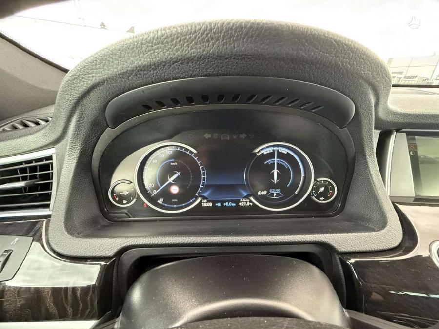 Grey BMW 535 Gran Turismo 2012 in Marijampole, with an engine capacity of 2.99 L and mileage of 250 thousand km for 11900 €, photo 17 on AUTOMOTO.COM.LV