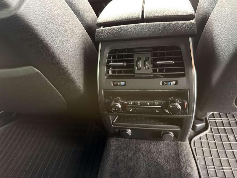 Grey BMW 535 Gran Turismo 2012 in Marijampole, with an engine capacity of 2.99 L and mileage of 250 thousand km for 11900 €, photo 25 on AUTOMOTO.COM.LV