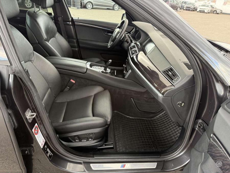 Grey BMW 535 Gran Turismo 2012 in Marijampole, with an engine capacity of 2.99 L and mileage of 250 thousand km for 11900 €, photo 26 on AUTOMOTO.COM.LV