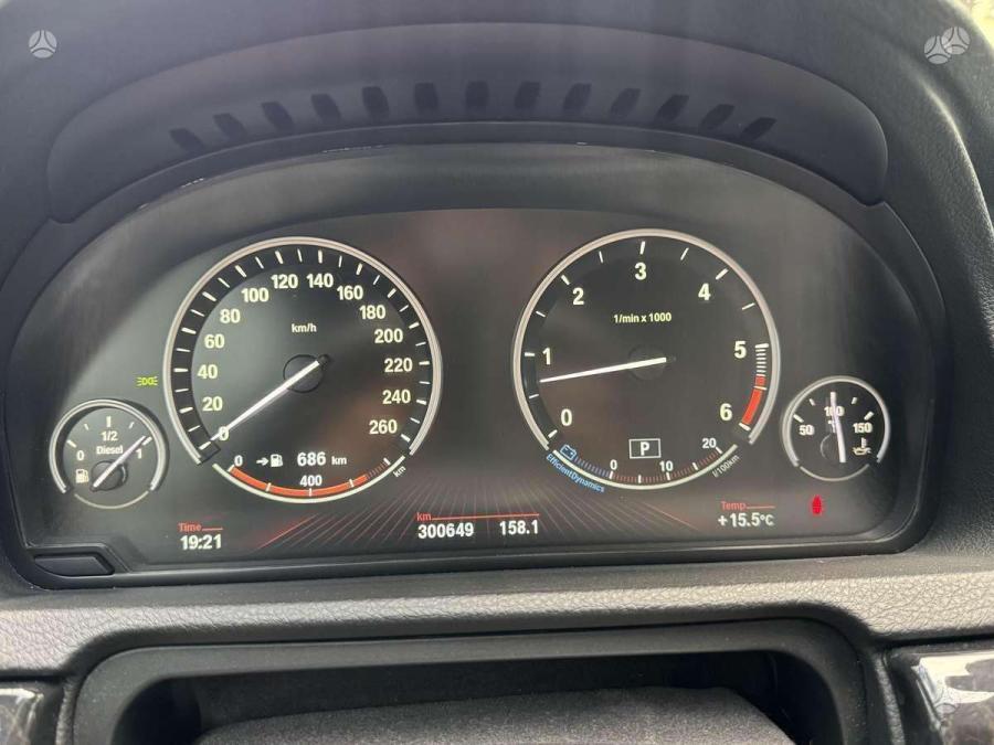 Pelēks BMW 535 Gran Turismo 2012 Kauņa, ar dzinēja tilpumu 2.99 L un nobraukumu 300 tūkst. km par 8600 €, foto 21 vietnē AUTOMOTO.COM.LV