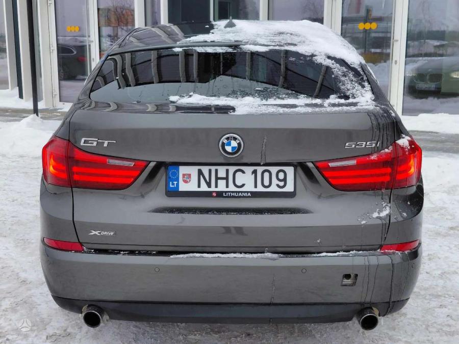 Pelēks BMW 535 Gran Turismo 2015 Viļņa, ar dzinēja tilpumu 2.98 L un nobraukumu 129 tūkst. km par 12500 €, foto 5 vietnē AUTOMOTO.COM.LV