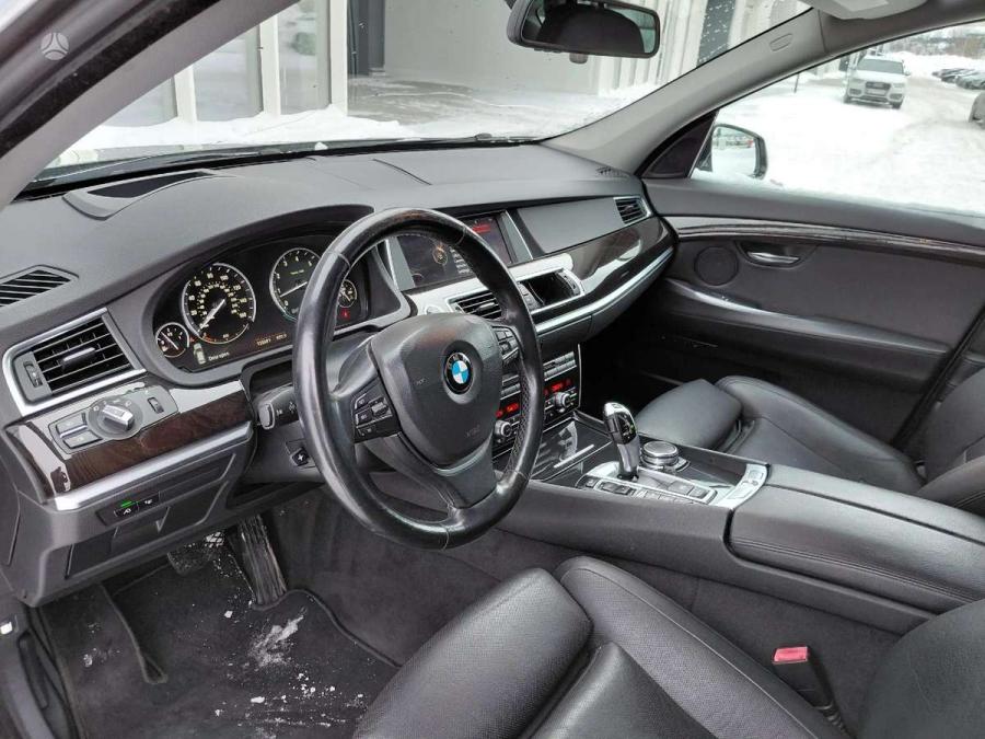 Pelēks BMW 535 Gran Turismo 2015 Viļņa, ar dzinēja tilpumu 2.98 L un nobraukumu 129 tūkst. km par 12500 €, foto 7 vietnē AUTOMOTO.COM.LV