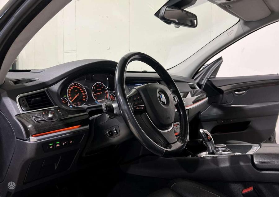 Grey BMW 535 Gran Turismo 2015 in Klaipeda, with an engine capacity of 2.99 L and mileage of 241 thousand km for 14500 €, photo 2 on AUTOMOTO.COM.LV