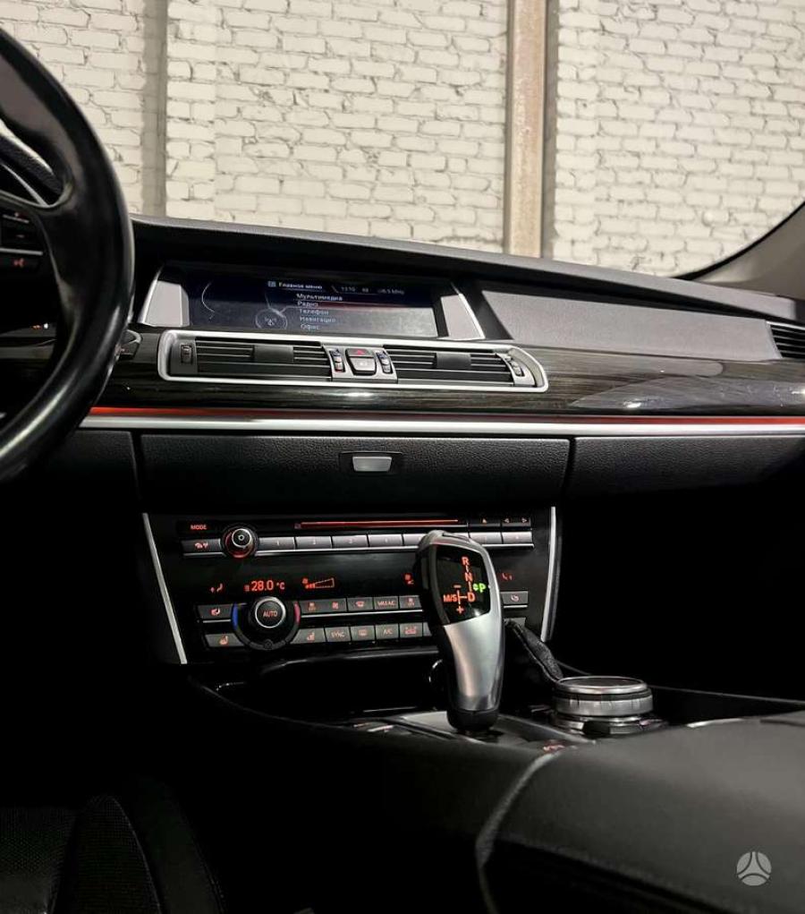 Grey BMW 535 Gran Turismo 2015 in Klaipeda, with an engine capacity of 2.99 L and mileage of 241 thousand km for 14500 €, photo 9 on AUTOMOTO.COM.LV