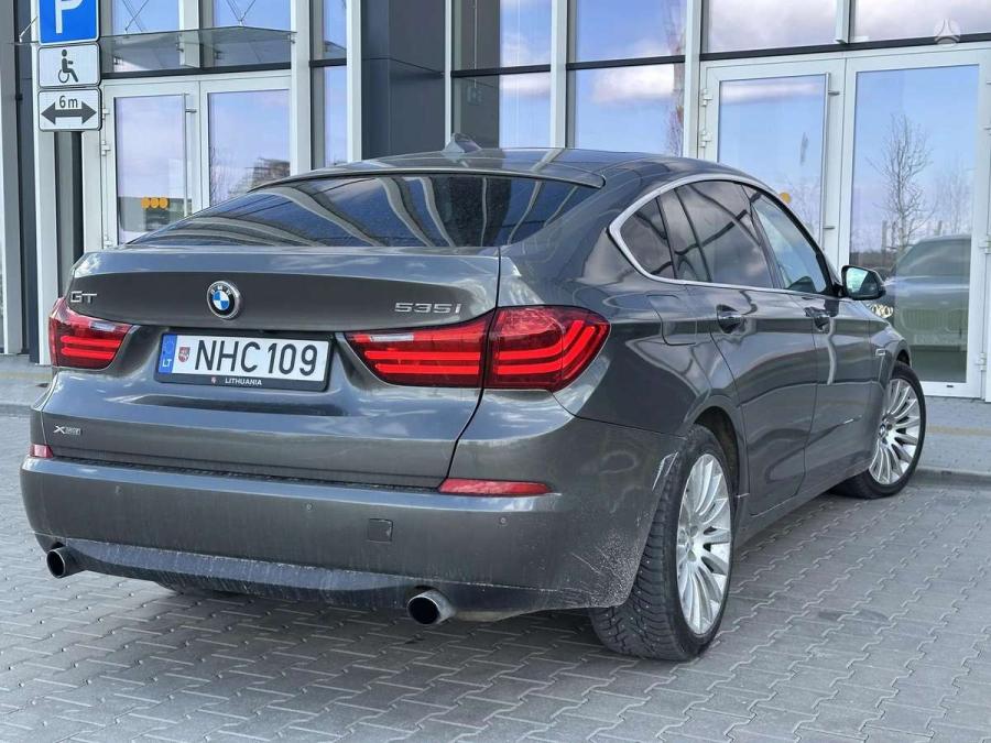 Grey BMW 535 Gran Turismo 2015 in Vilnius, with an engine capacity of 2.98 L and mileage of 129 thousand km for 9000 €, photo 5 on AUTOMOTO.COM.LV
