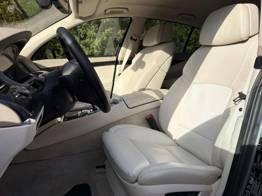 Серый БМВ 535 Gran Turismo 2012 в Каунас, объемом двигателя 3.00 л и пробегом 367 тыс. км за 6500 €, фото 23 на AUTOMOTO.COM.LV