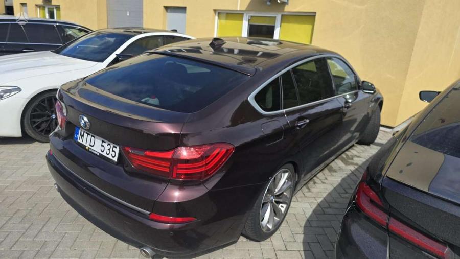 Red BMW 535 Gran Turismo 2014 in Vilnius, with an engine capacity of 2.99 L and mileage of 314 thousand km for 7999 €, photo 4 on AUTOMOTO.COM.LV