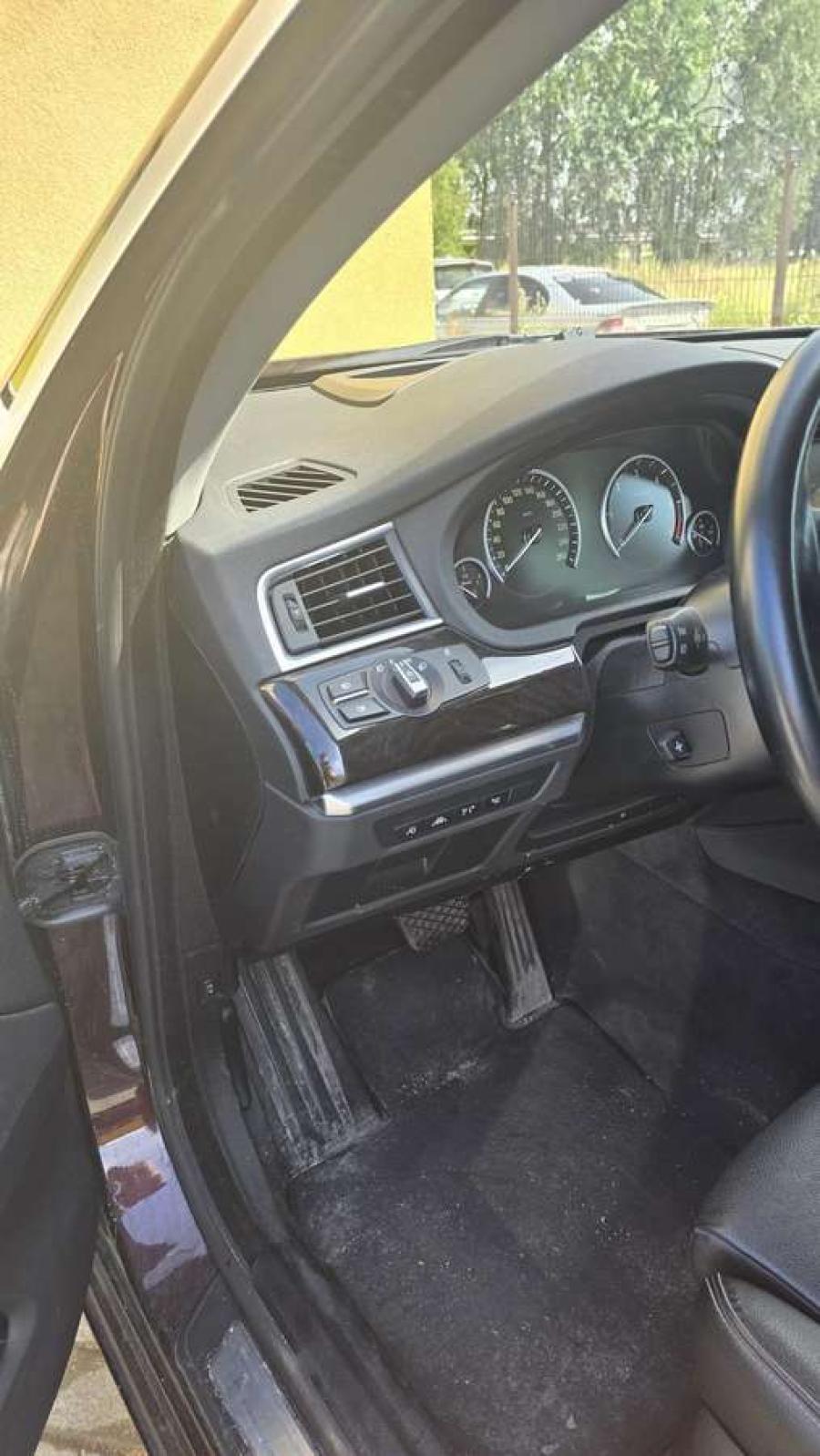 Red BMW 535 Gran Turismo 2014 in Vilnius, with an engine capacity of 2.99 L and mileage of 314 thousand km for 7999 €, photo 12 on AUTOMOTO.COM.LV
