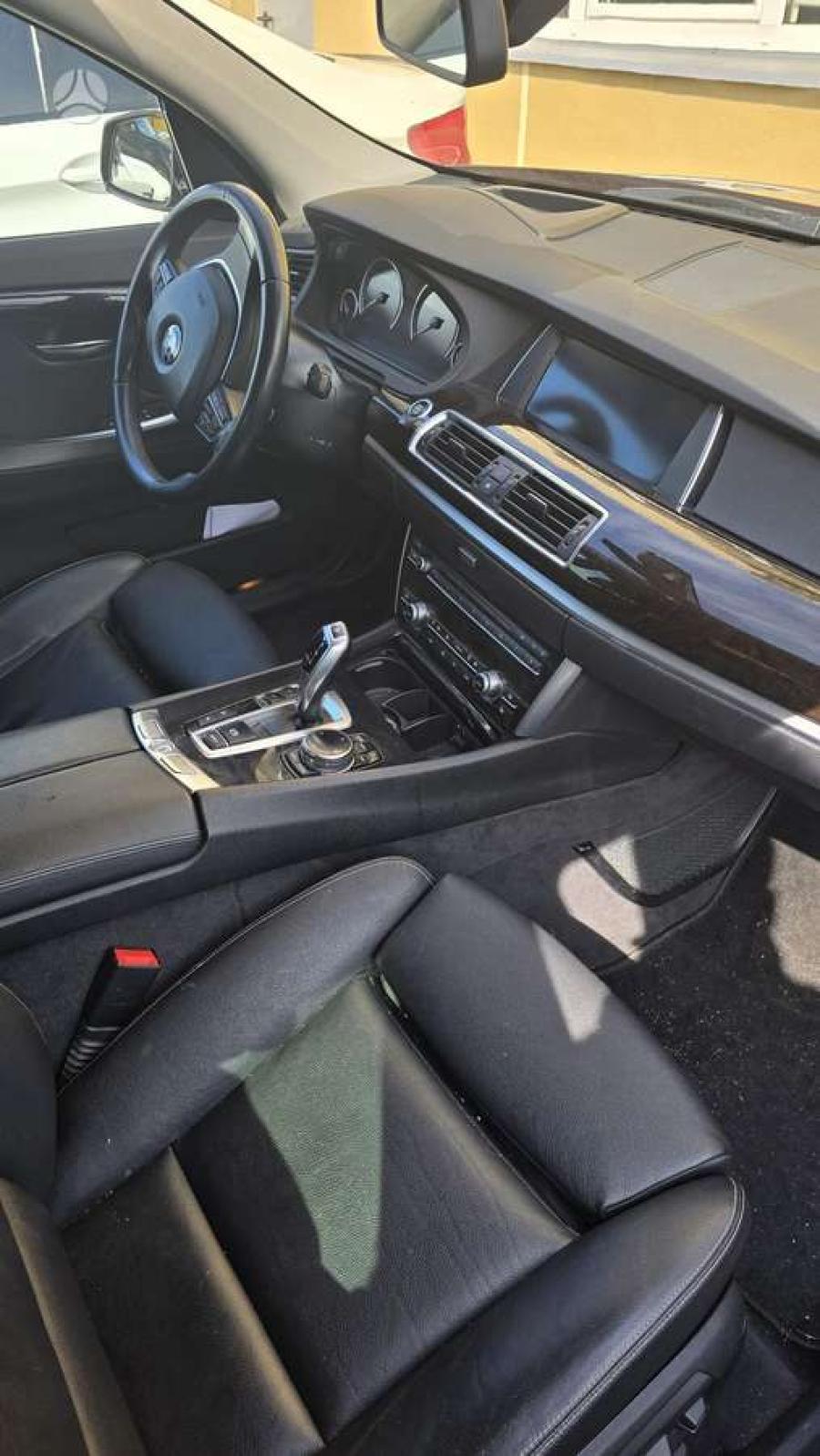 Red BMW 535 Gran Turismo 2014 in Vilnius, with an engine capacity of 2.99 L and mileage of 314 thousand km for 7999 €, photo 14 on AUTOMOTO.COM.LV