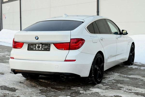 White BMW 535 Gran Turismo 2011 in Kretinga, with an engine capacity of 2.99 L and mileage of 197 thousand km for 9999 €, photo 6 on AUTOMOTO.COM.LV
