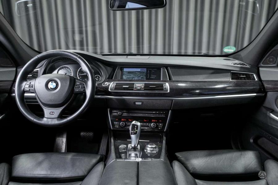 White BMW 535 Gran Turismo 2012 in Marijampole, with an engine capacity of 2.99 L and mileage of 238 thousand km for 11950 €, photo 12 on AUTOMOTO.COM.LV