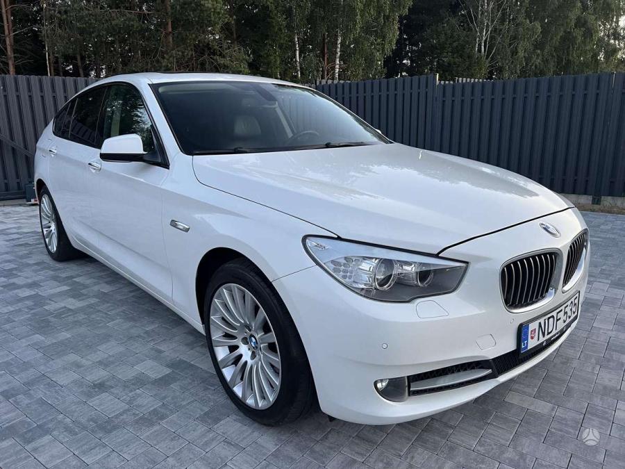 Белый БМВ 535 Gran Turismo 2012 в Вильнюс, объемом двигателя 2.98 л и пробегом 253 тыс. км за 6700 €, фото 1 на AUTOMOTO.COM.LV